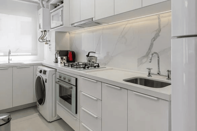 Cozinhas brancas: quais são as vantagens dessa tendência? Veja!
