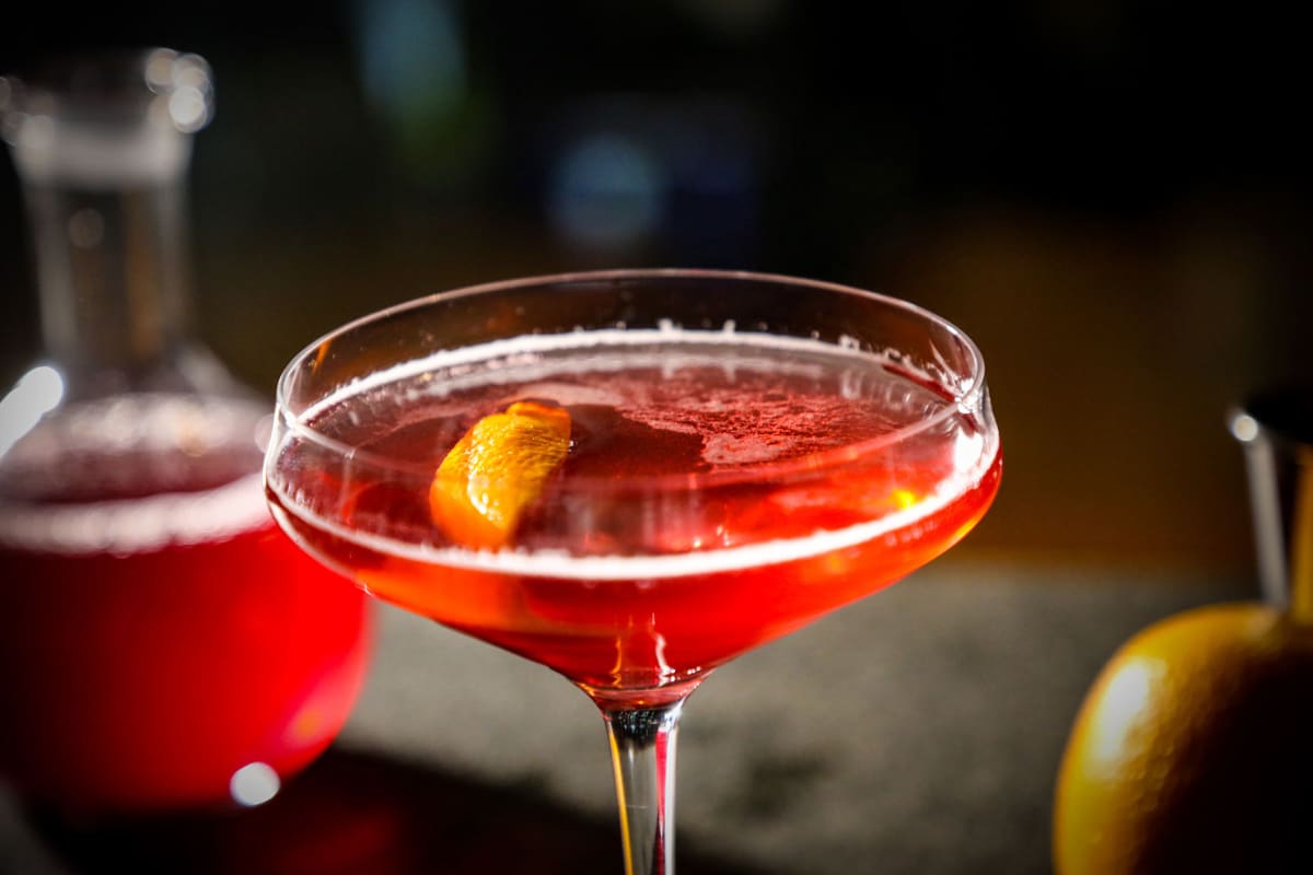Receita Drink Cosmopolitan: Veja o passo a passo de como fazer